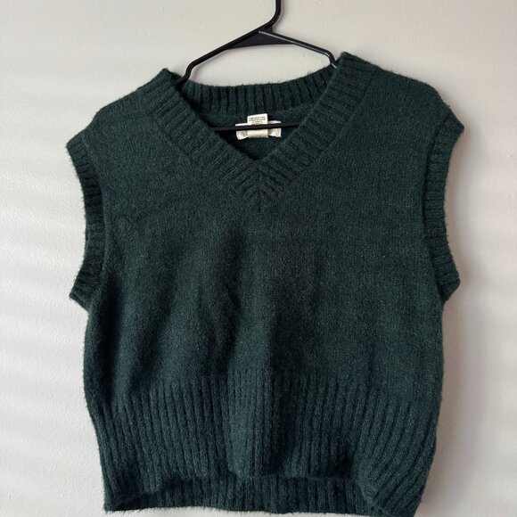 Jessica Simpson | Sweaters | Jessica Simpson Dark Green Sleeveless ...